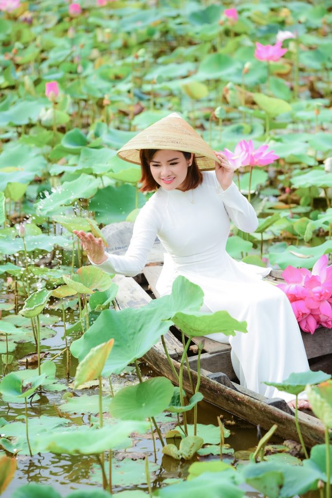 Hồ Sen Tam Đa - Điểm check in đẹp Hút hồn tại Sài Gòn - Love Áo Dài