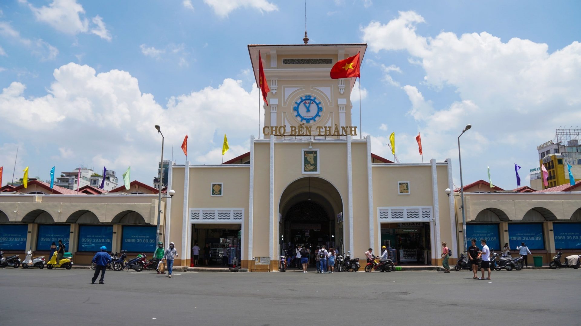 Chợ bến thành, địa điểm chụp ảnh ưa thích của giới trẻ » LOVE ÁO DÀI STUDIO